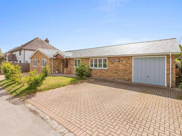 4 bedroom detached bungalow for sale