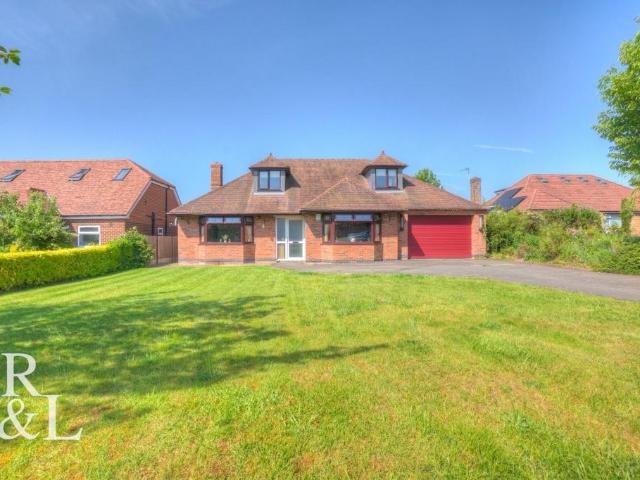 4 bedroom detached bungalow for sale