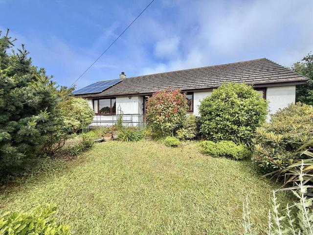 4 bedroom detached bungalow for sale
