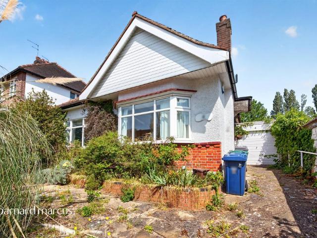 4 bedroom detached bungalow for sale