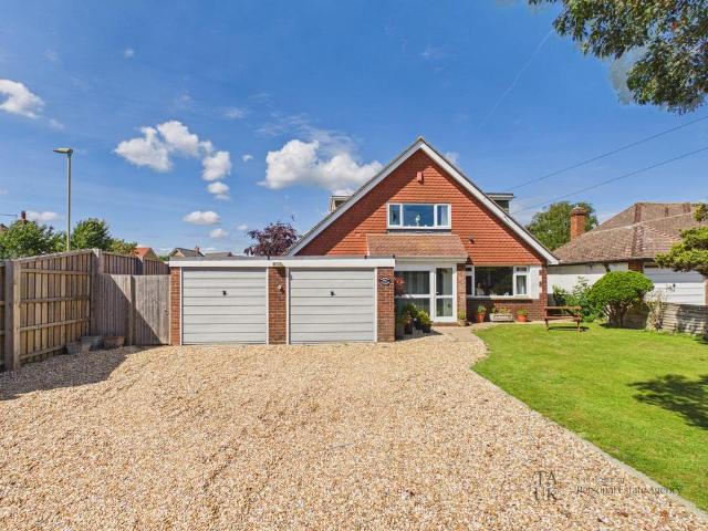 4 bedroom detached bungalow for sale