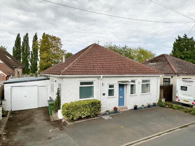 4 bedroom detached bungalow for sale