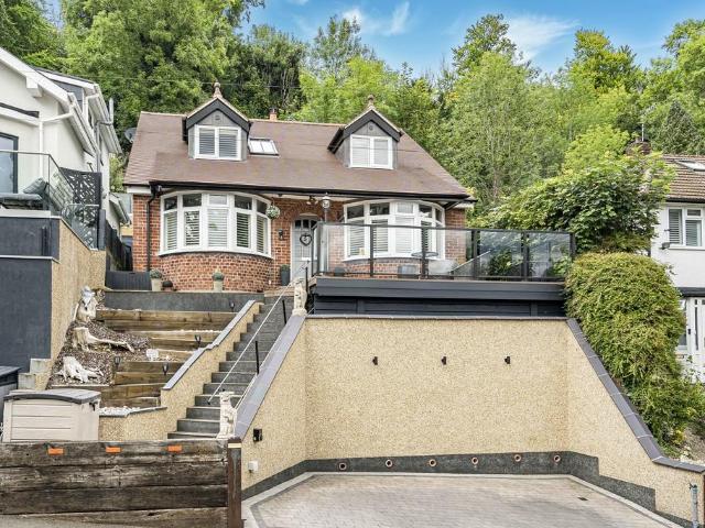 4 bedroom detached bungalow for sale