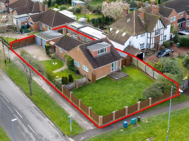 4 bedroom detached bungalow for sale