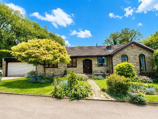 4 bedroom detached bungalow for sale