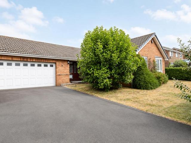 4 bedroom detached bungalow for sale