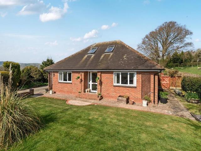 4 bedroom detached bungalow for sale