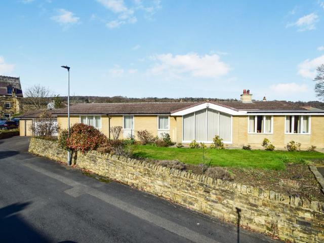 4 bedroom detached bungalow for sale