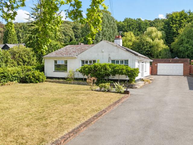 4 bedroom detached bungalow for sale