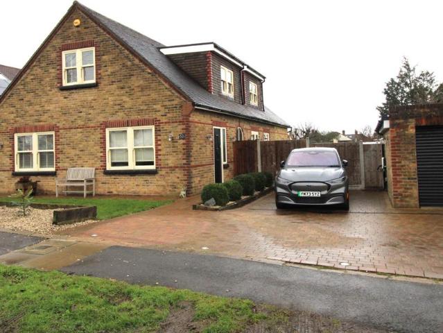 4 bedroom detached bungalow for sale