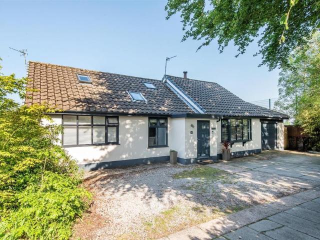 4 bedroom detached bungalow for sale