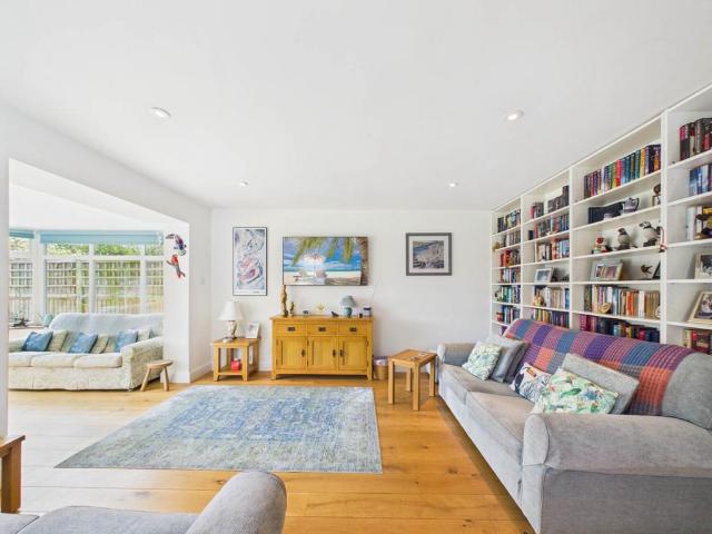 4 bedroom detached bungalow for sale