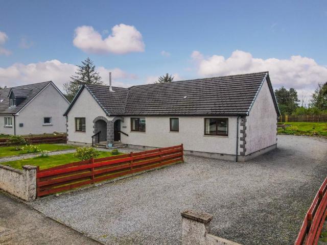 4 bedroom detached bungalow for sale