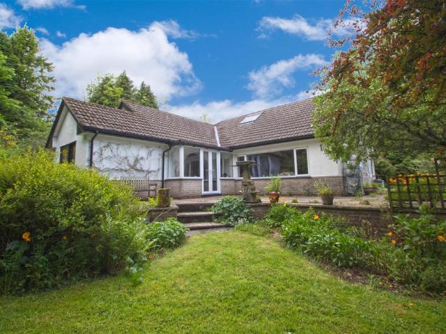 4 bedroom detached bungalow for sale