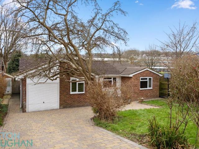 4 bedroom detached bungalow for sale