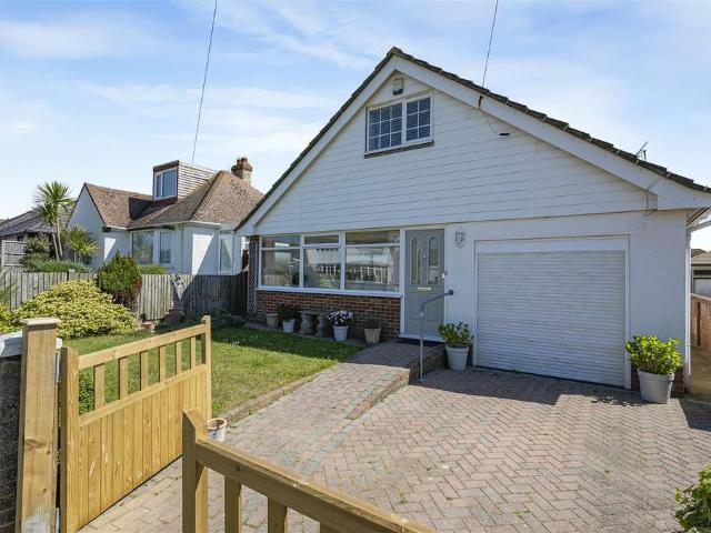 4 bedroom detached bungalow for sale