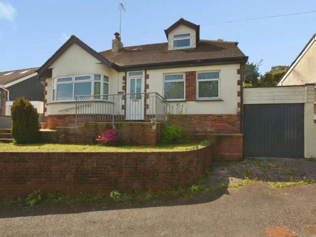 4 bedroom detached bungalow for sale