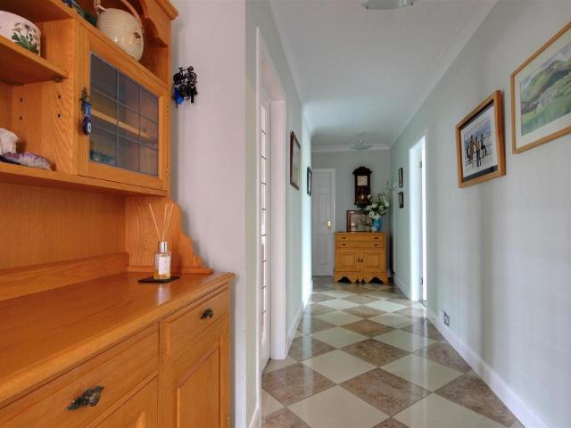 4 bedroom detached bungalow for sale