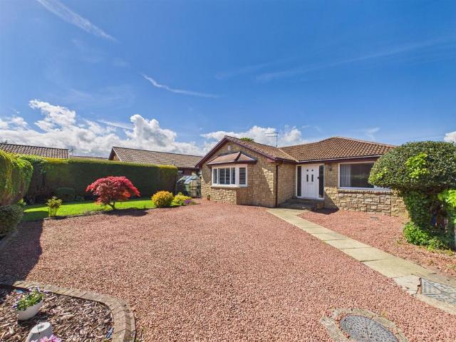 4 bedroom detached bungalow for sale