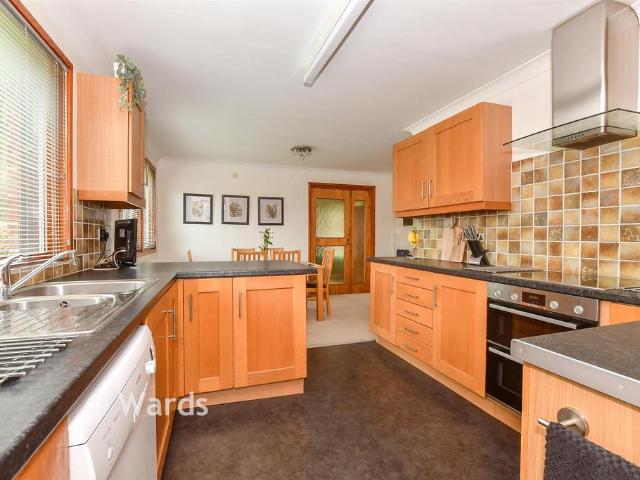 4 bedroom detached bungalow for sale