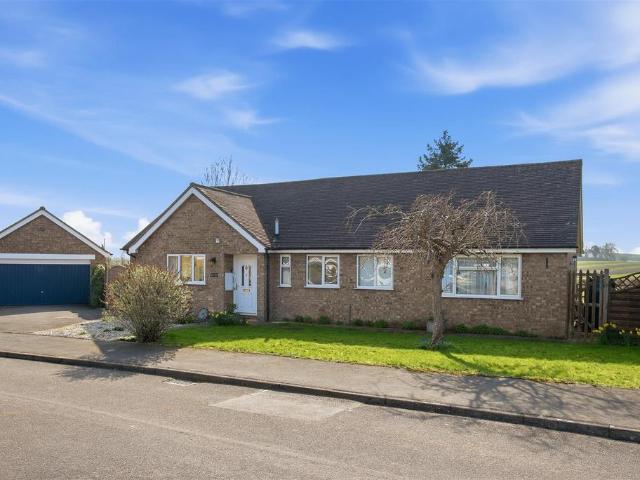 4 bedroom detached bungalow for sale