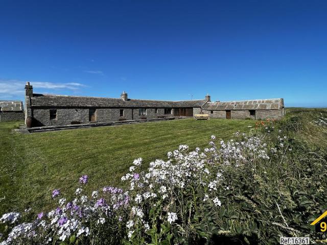 4 bedroom detached bungalow for sale