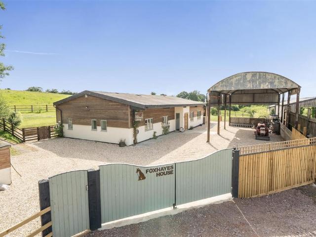 4 bedroom detached bungalow for sale