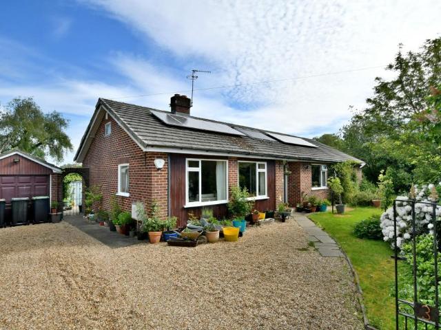 4 bedroom detached bungalow for sale