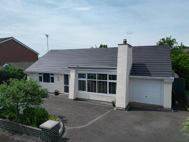 4 bedroom detached bungalow for sale
