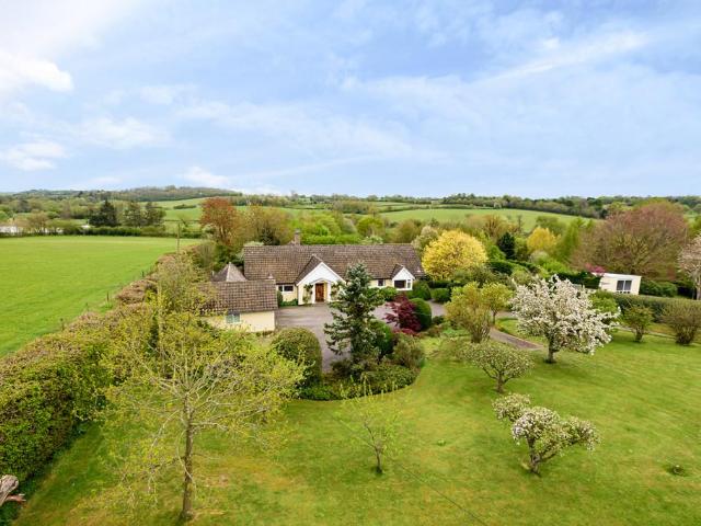 4 bedroom detached bungalow for sale