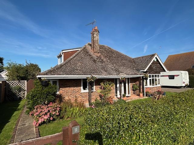 4 bedroom detached bungalow for sale