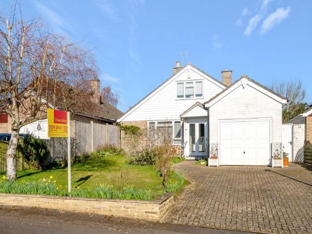 4 bedroom detached bungalow for sale