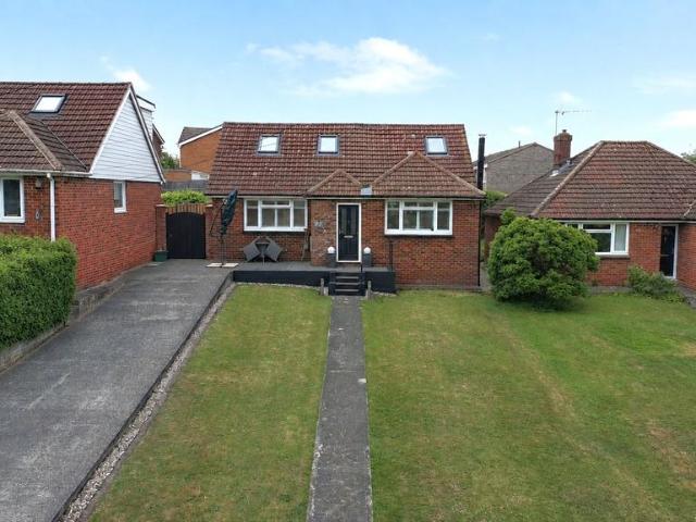 4 bedroom detached bungalow for sale