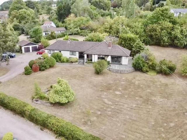 4 bedroom detached bungalow for sale
