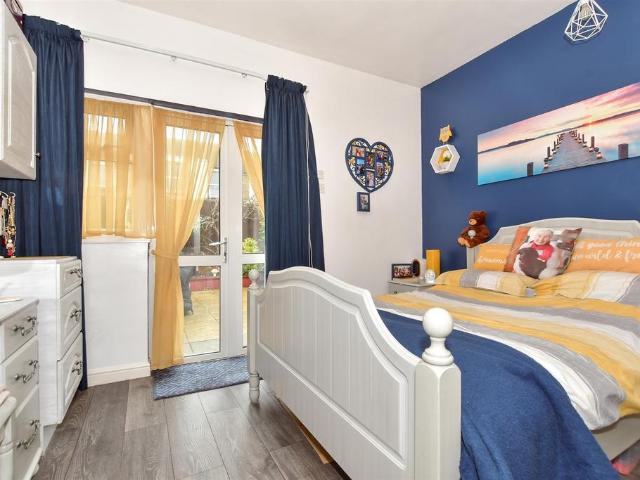 4 bedroom detached bungalow for sale