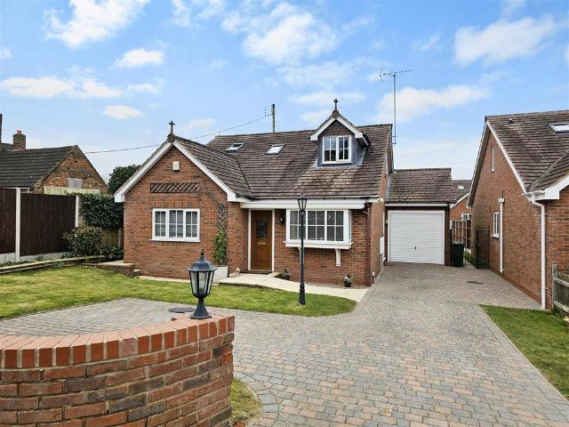 4 bedroom detached bungalow for sale