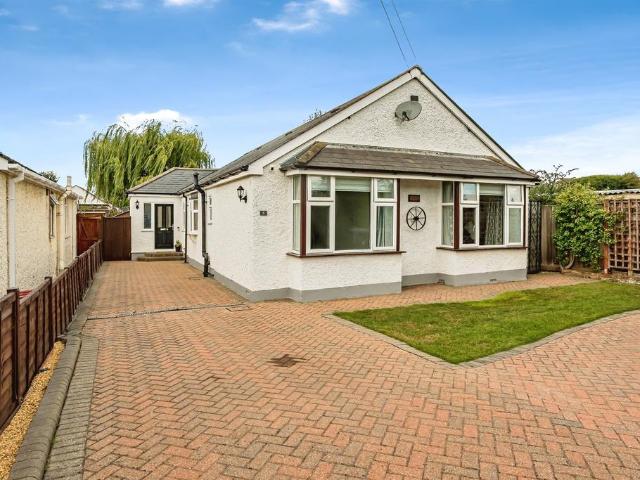4 bedroom detached bungalow for sale