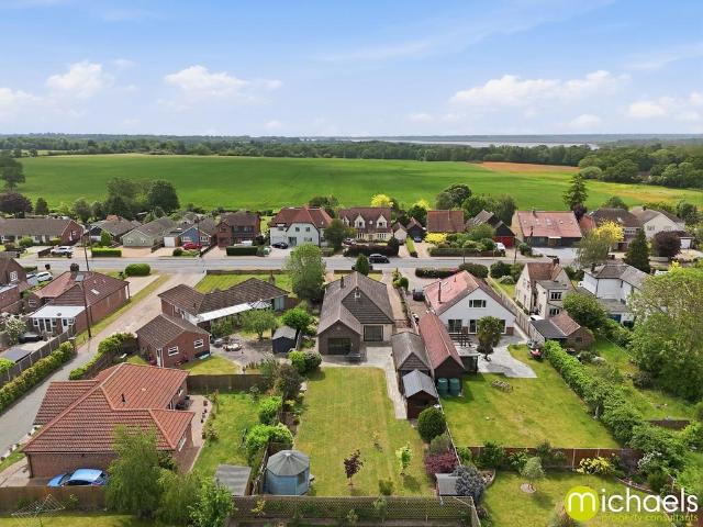 4 bedroom detached bungalow for sale