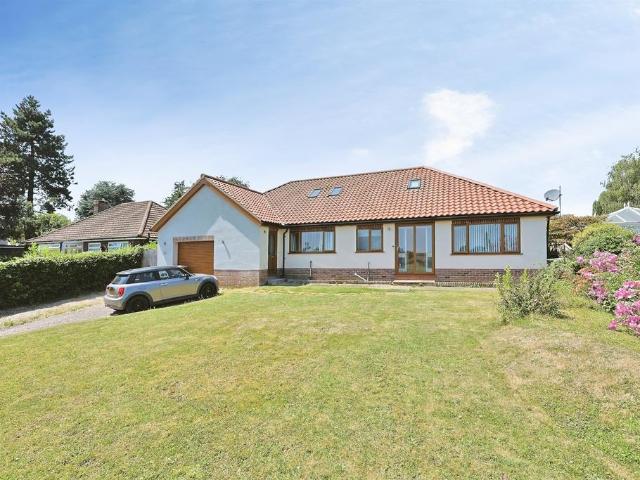 4 bedroom detached bungalow for sale