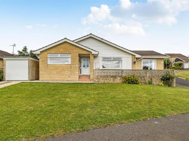 4 bedroom detached bungalow for sale