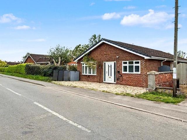 4 bedroom detached bungalow for sale