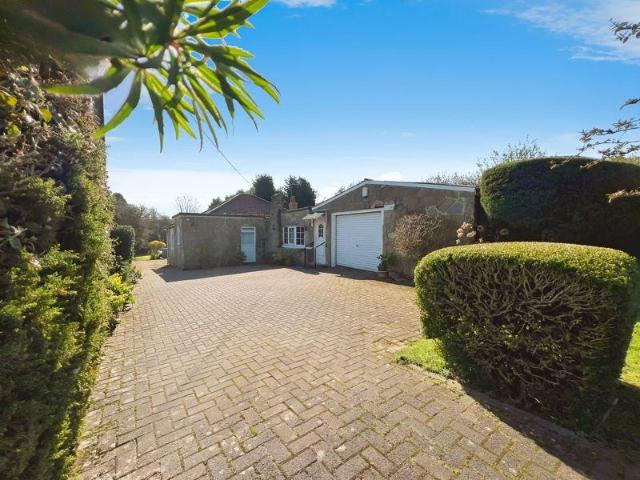 4 bedroom detached bungalow for sale