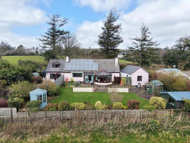 4 bedroom detached bungalow for sale