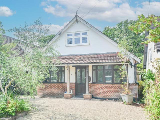 4 bedroom detached bungalow for sale