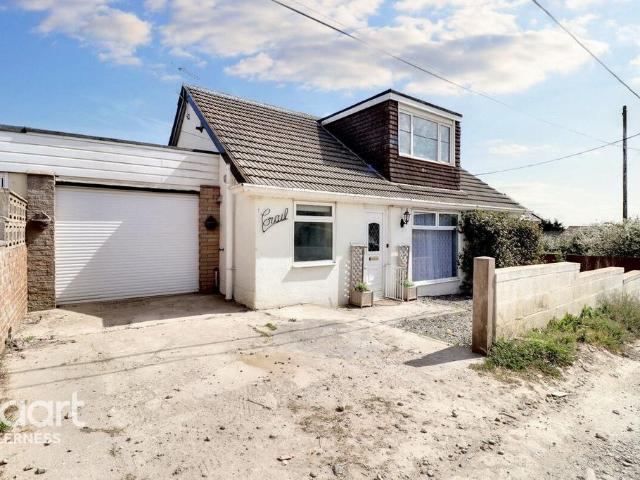 4 bedroom detached bungalow for sale
