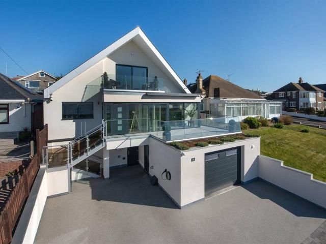 4 bedroom detached bungalow for sale