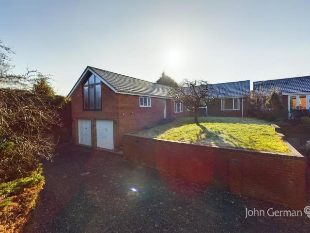 4 bedroom detached bungalow for sale