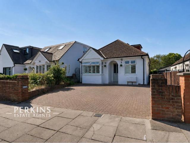 4 bedroom detached bungalow for sale