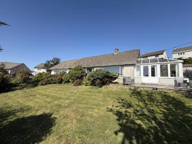 4 bedroom detached bungalow for sale