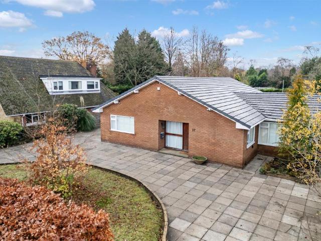4 bedroom detached bungalow for sale
